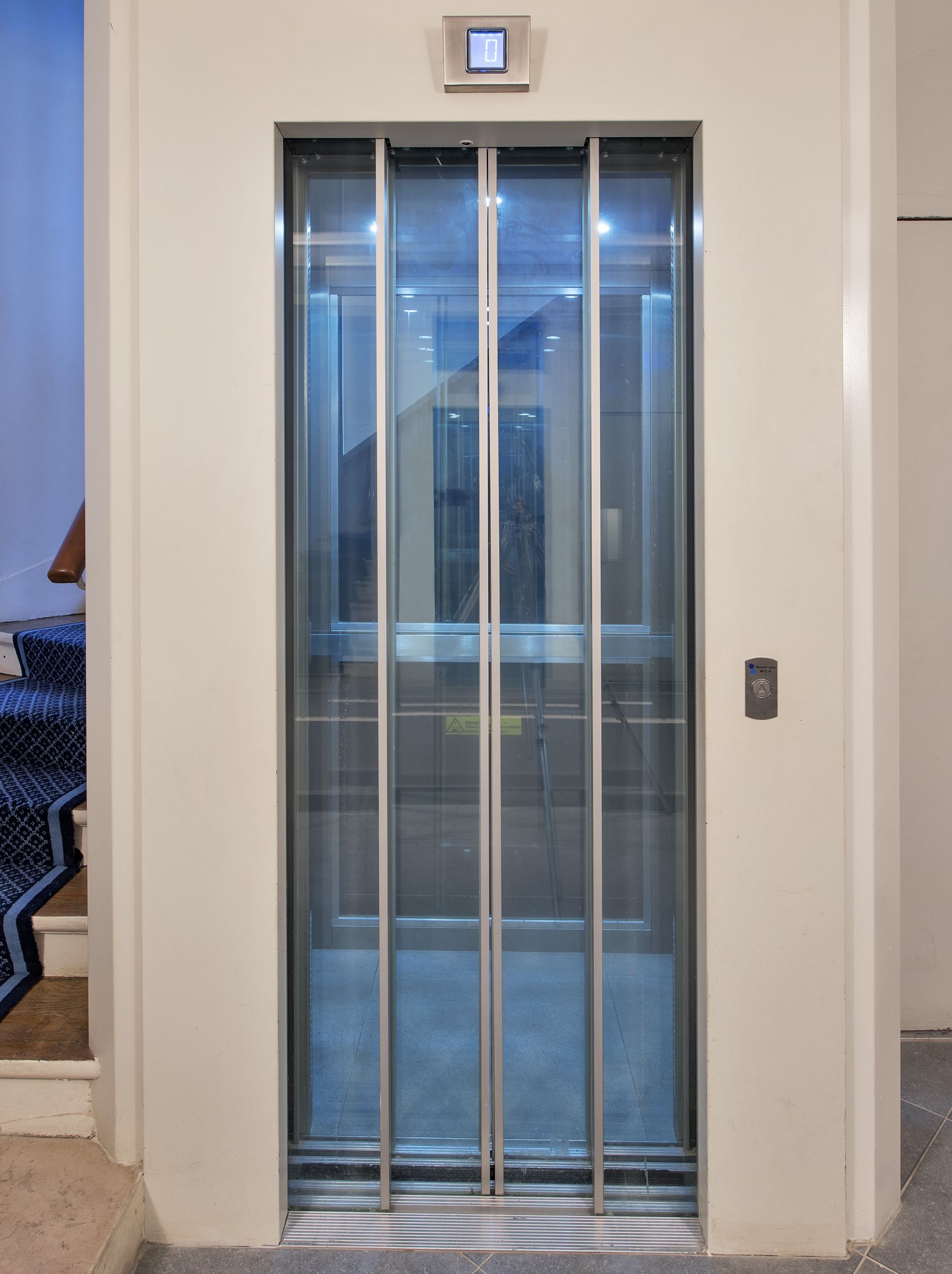 Our automatic lift doors : What are they used for ? - Slycma